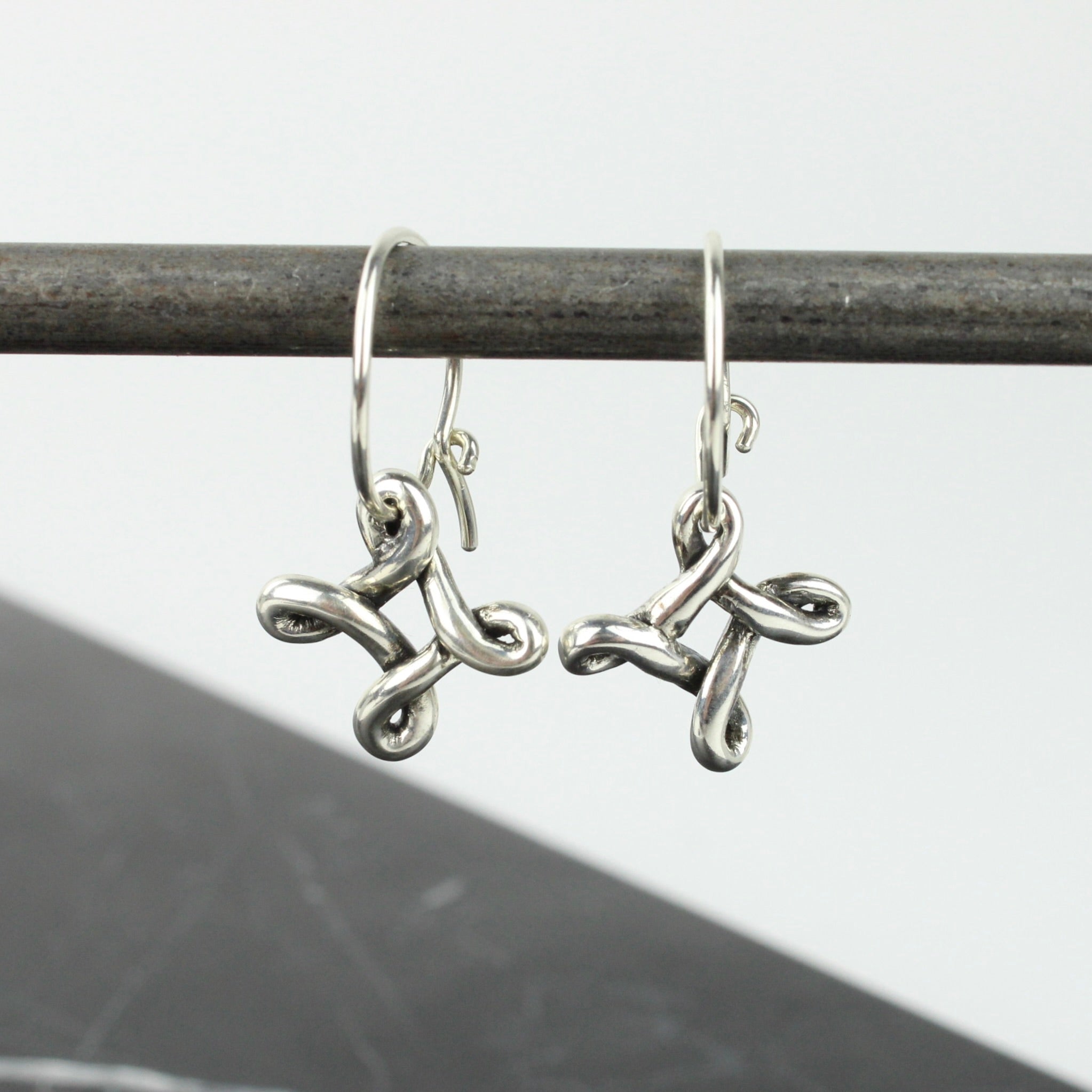 Infinite earrings – Kina NZ Design + Artspace