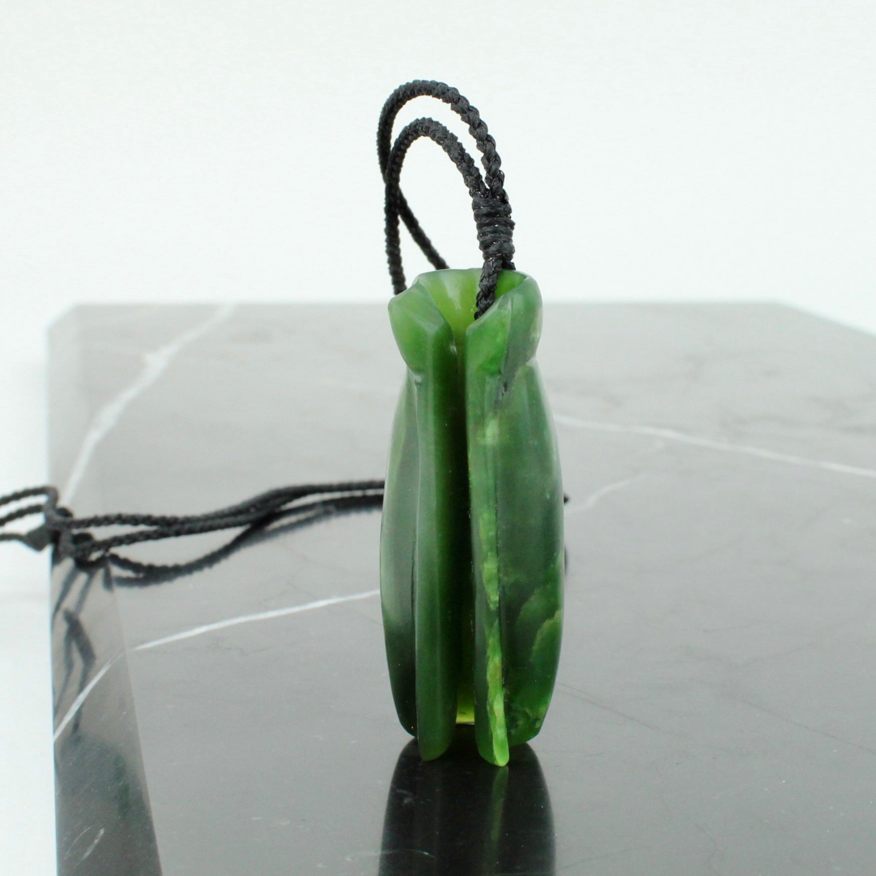 Greenstone Cloak Toki – Kina NZ Design + Artspace