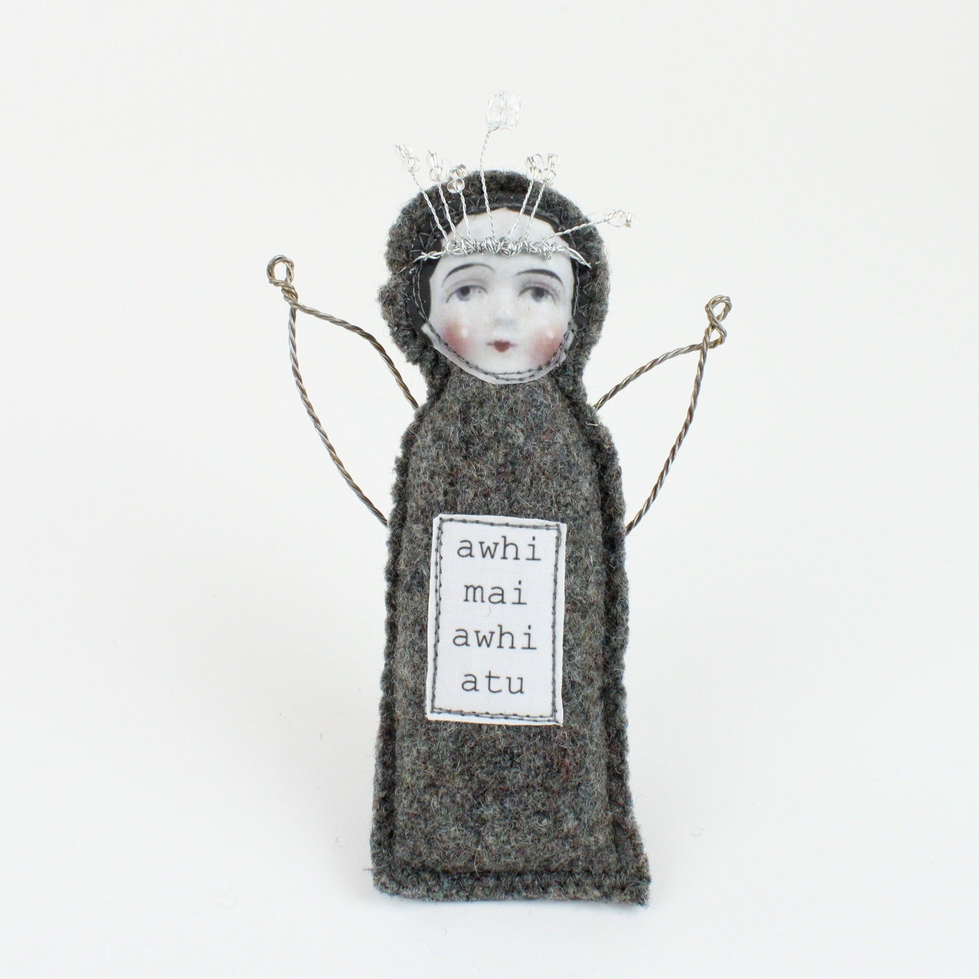 Queenie - awhi – Kina NZ Design + Artspace
