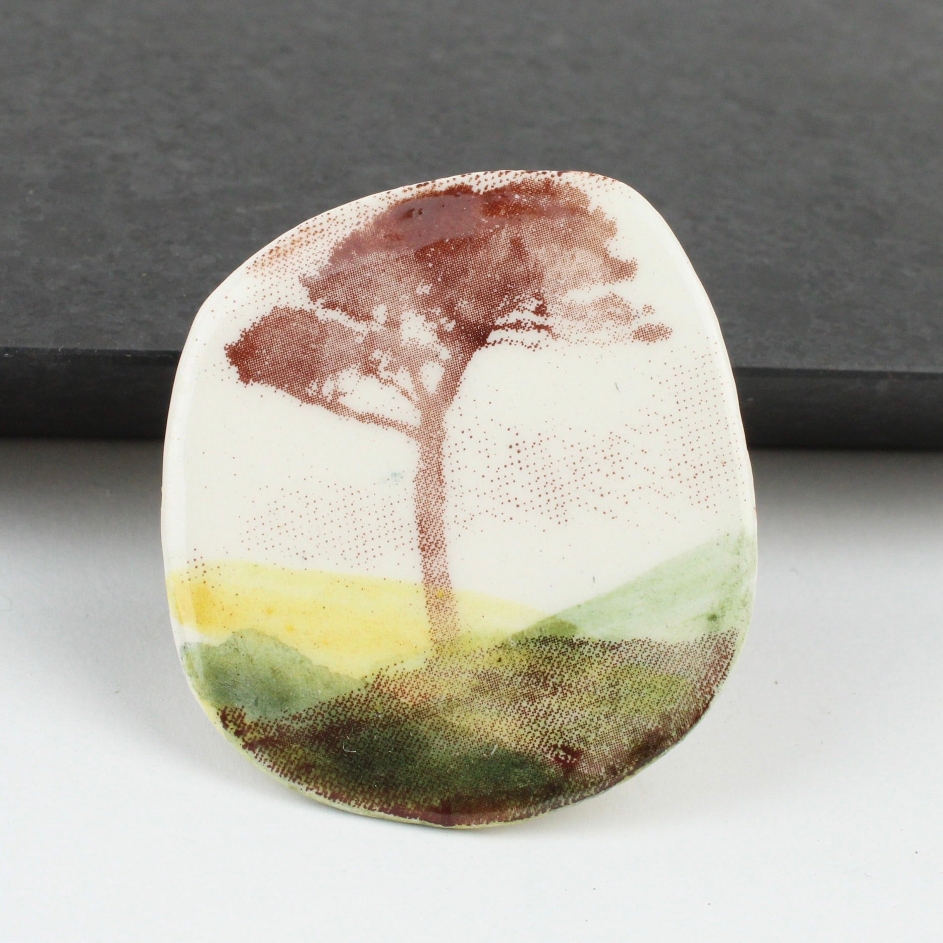 Large tree brooch – Kina NZ Design + Artspace