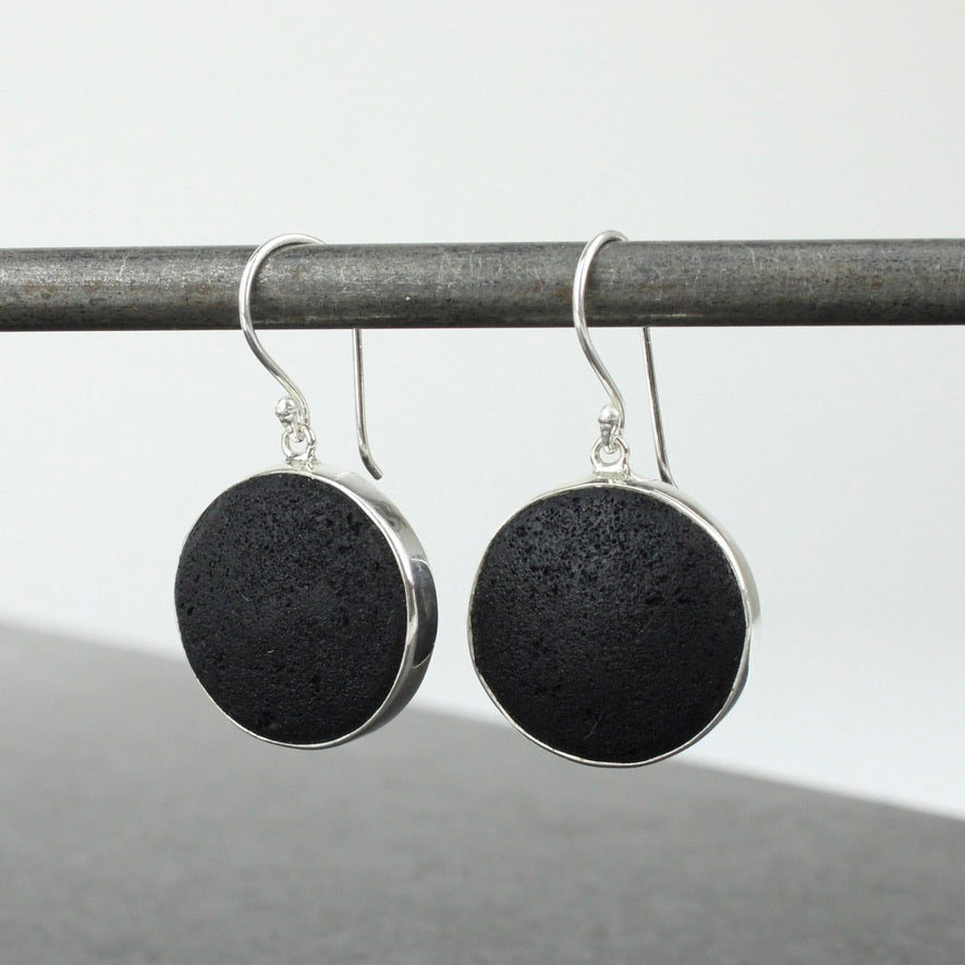 Lava disc earrings – Kina NZ Design + Artspace