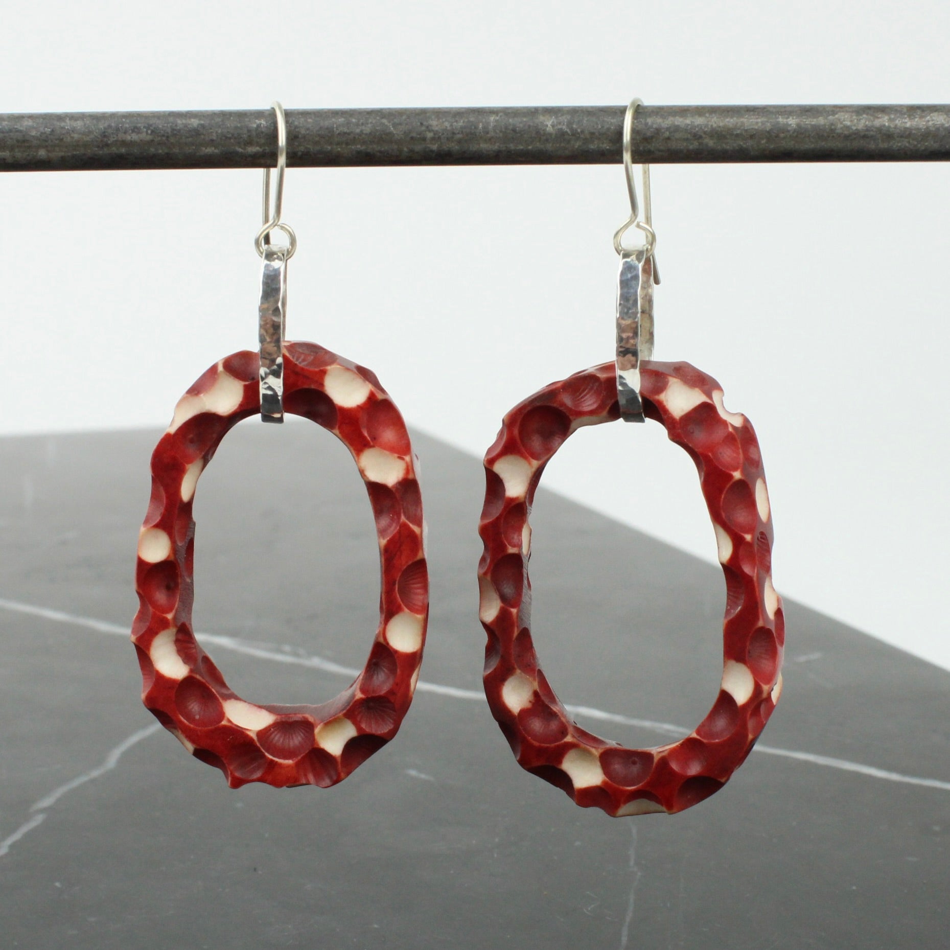 Red oval bone dot link earrings – Kina NZ Design + Artspace