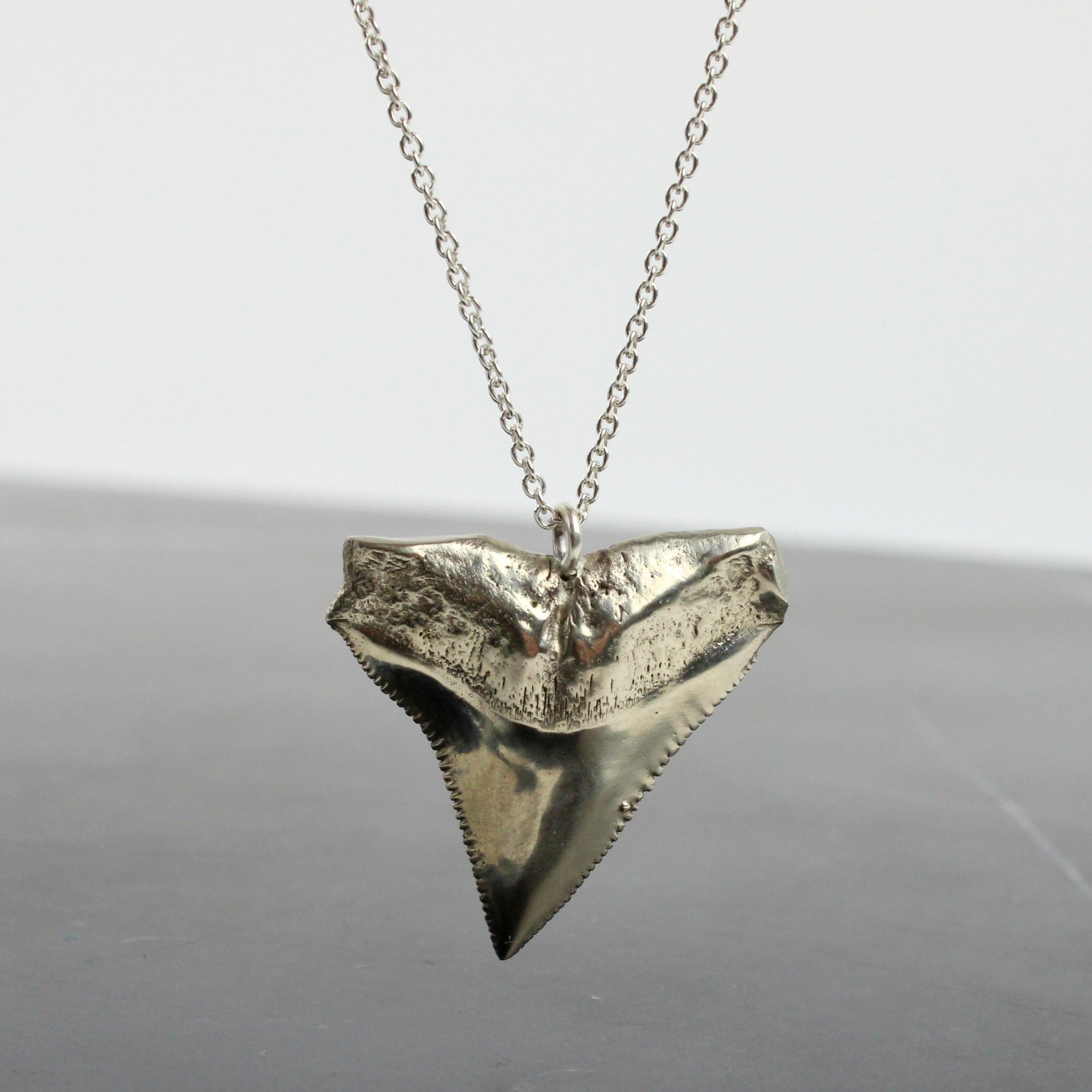 Niho pendant - white bronze – Kina NZ Design + Artspace