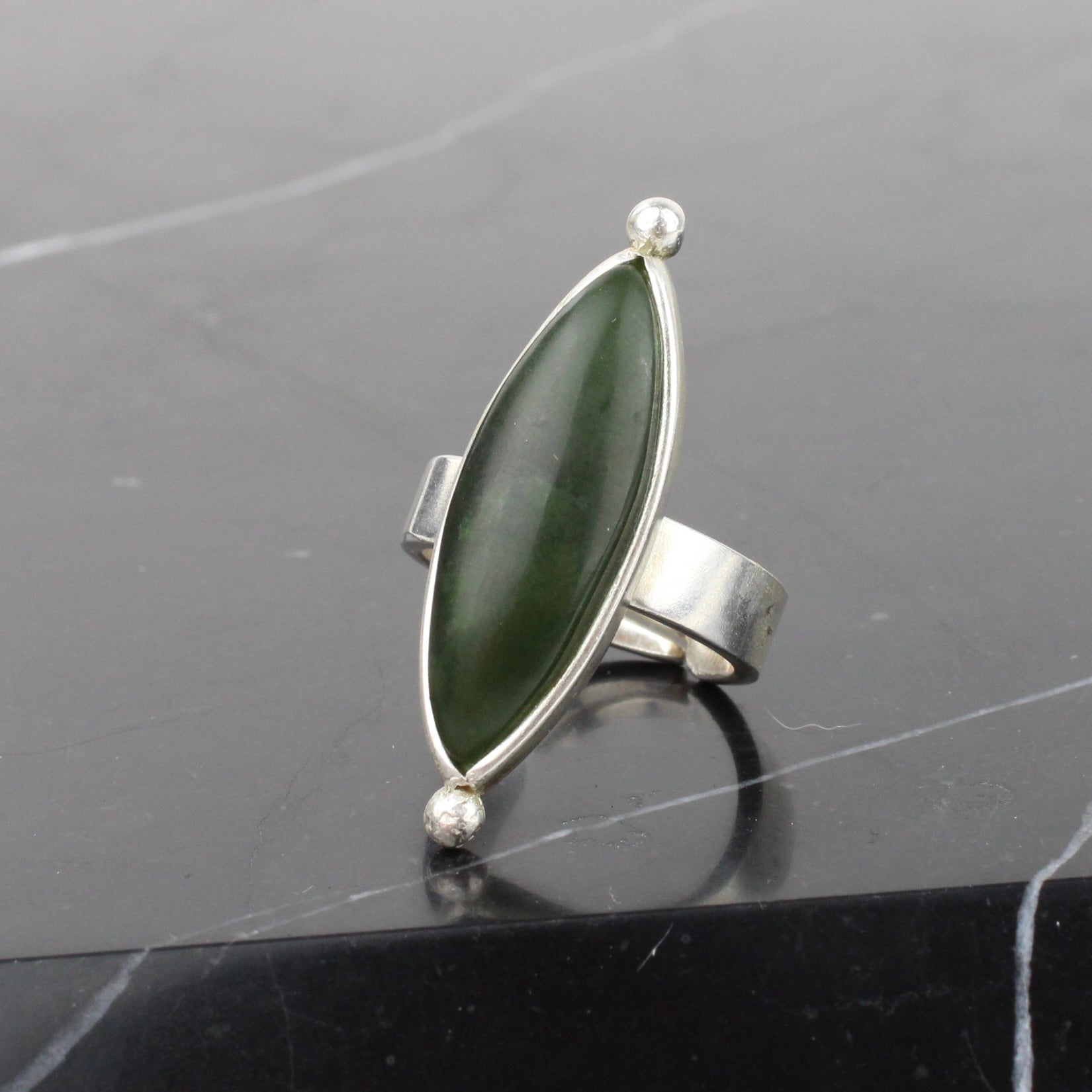 Oval Greenstone Bobble Ring – Kina NZ Design + Artspace