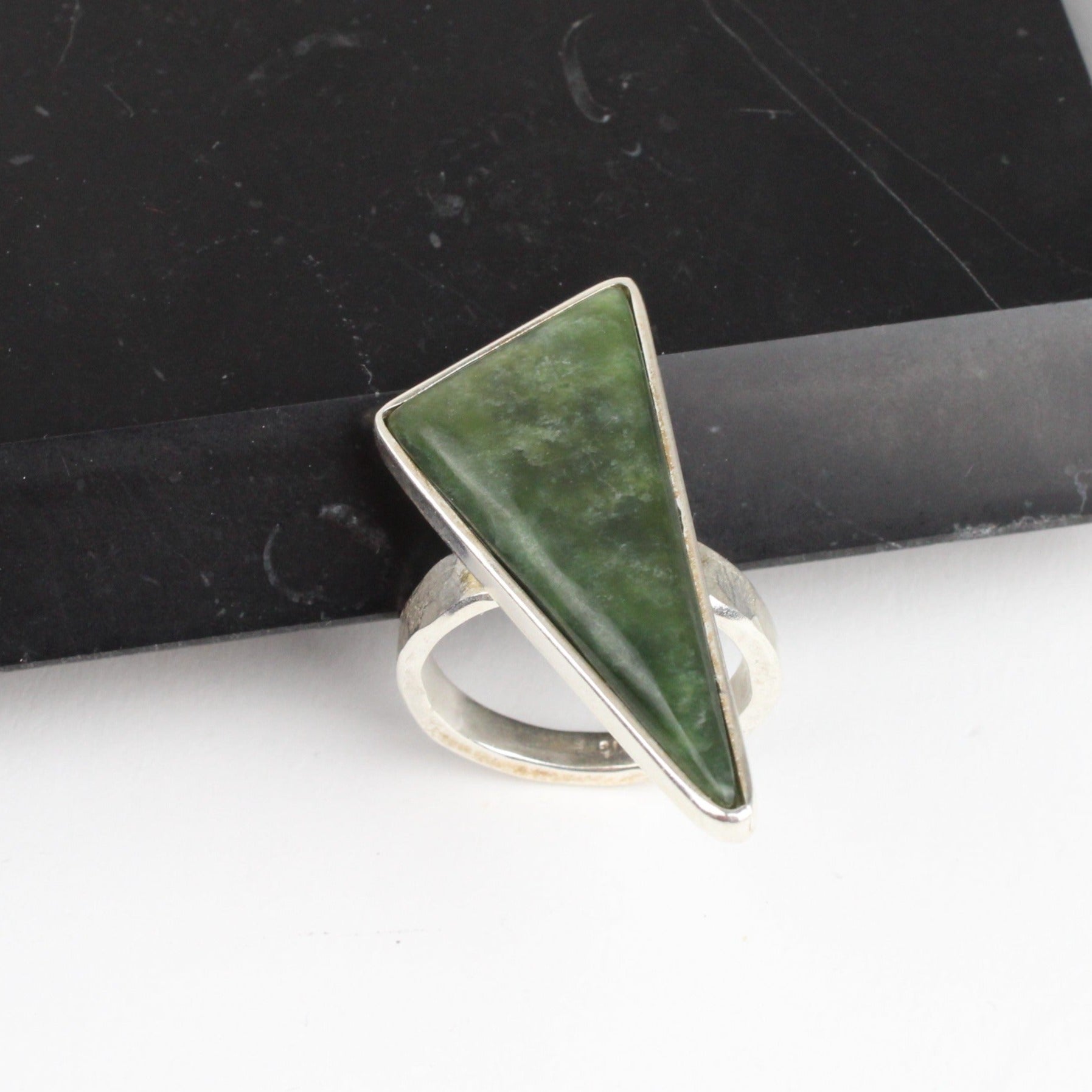 Triangle Facet Greenstone ring – Kina NZ Design + Artspace