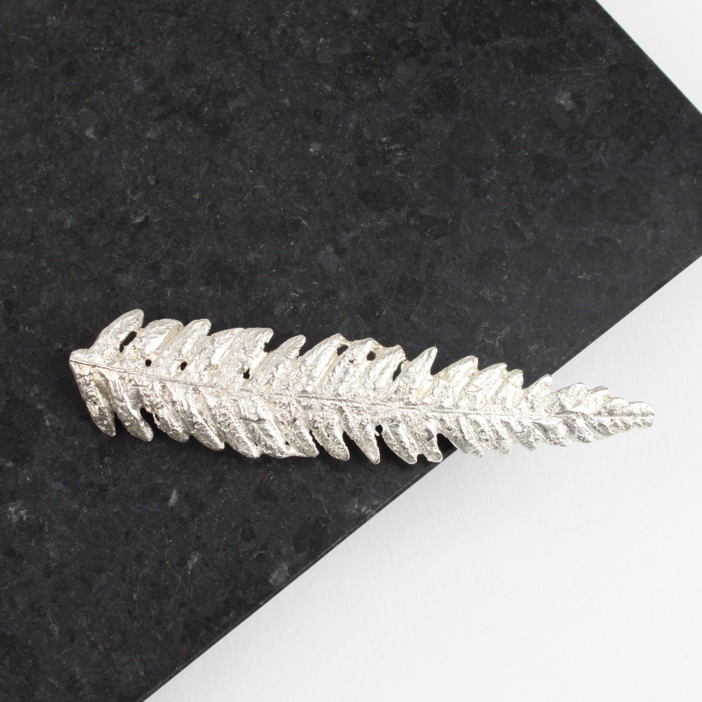 Silver Fern Brooch – Kina NZ Design + Artspace