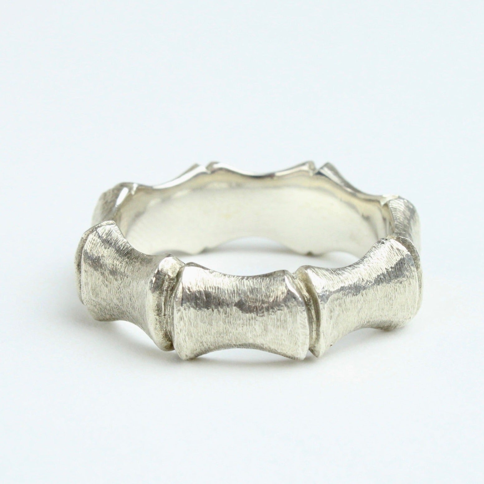 Tuaiwi ring – Kina NZ Design + Artspace